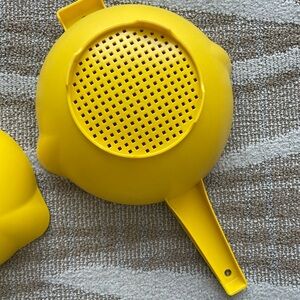 Tupperware | Kitchen | Vintage Tupperware Yellow Plastic Strainers 2 ...